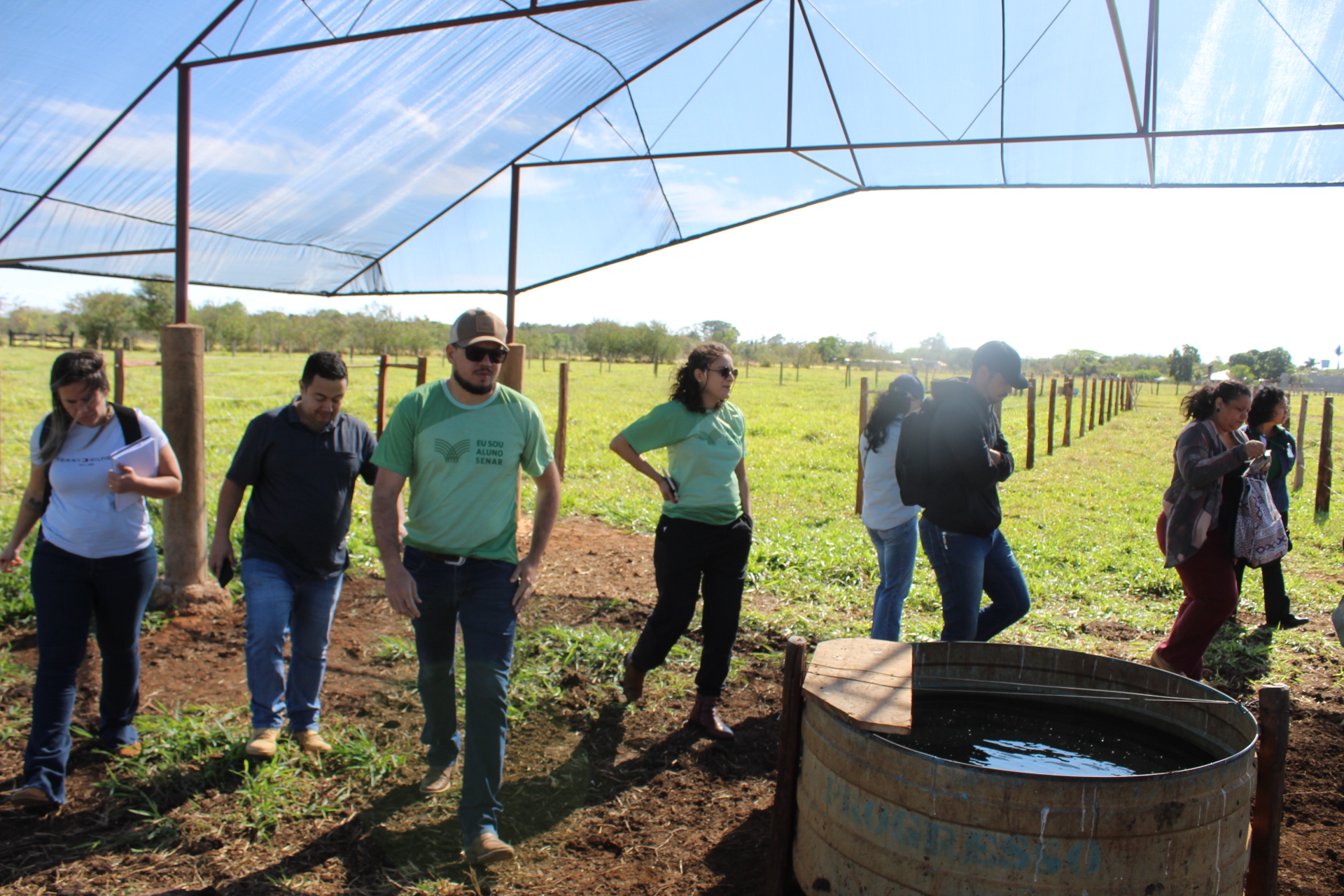 Alunos conhecem os desafios de uma propriedade que busca produzir 2 mil ...